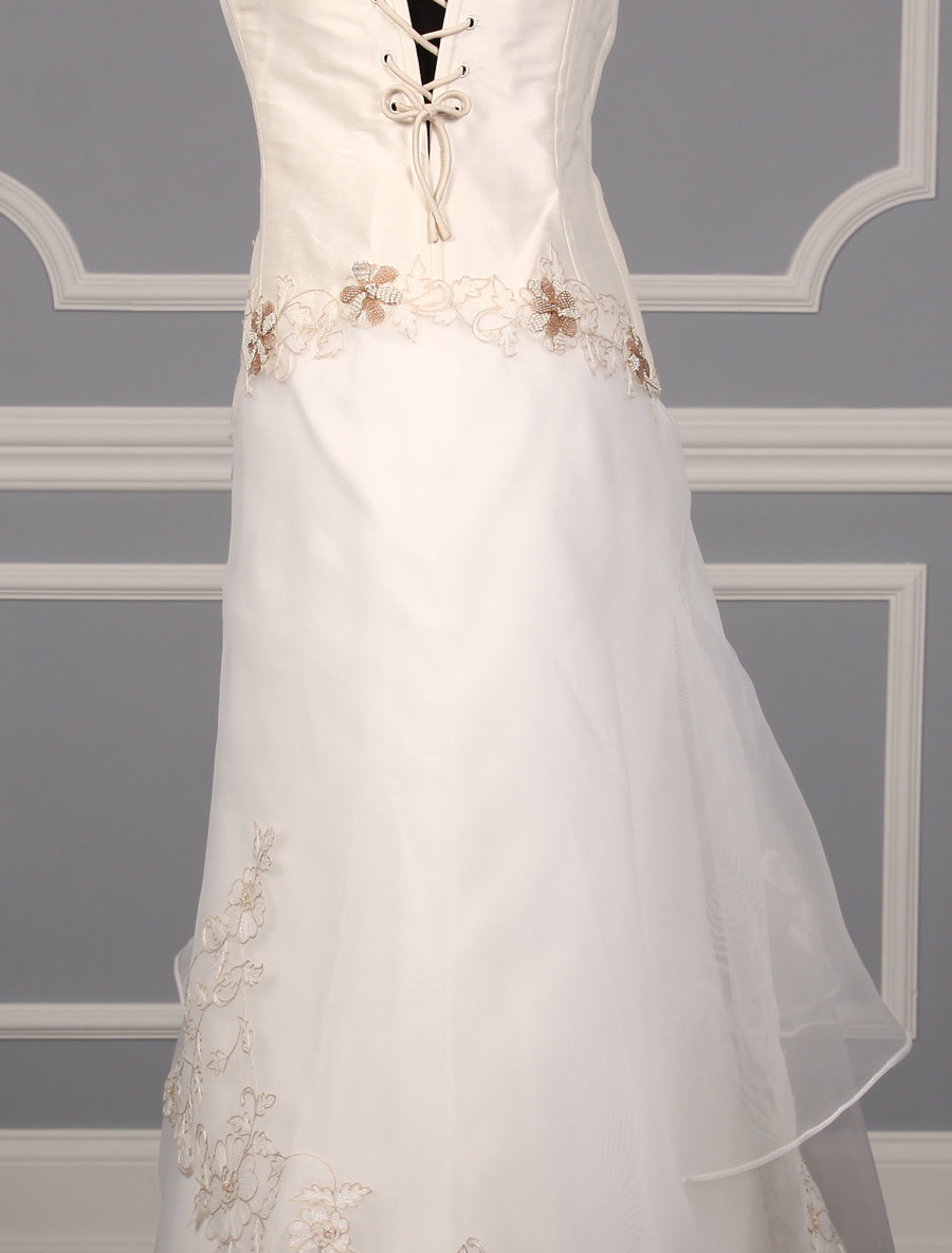 St. Pucchi Valencia Z134 Wedding Dress on Sale - Your Dream Dress