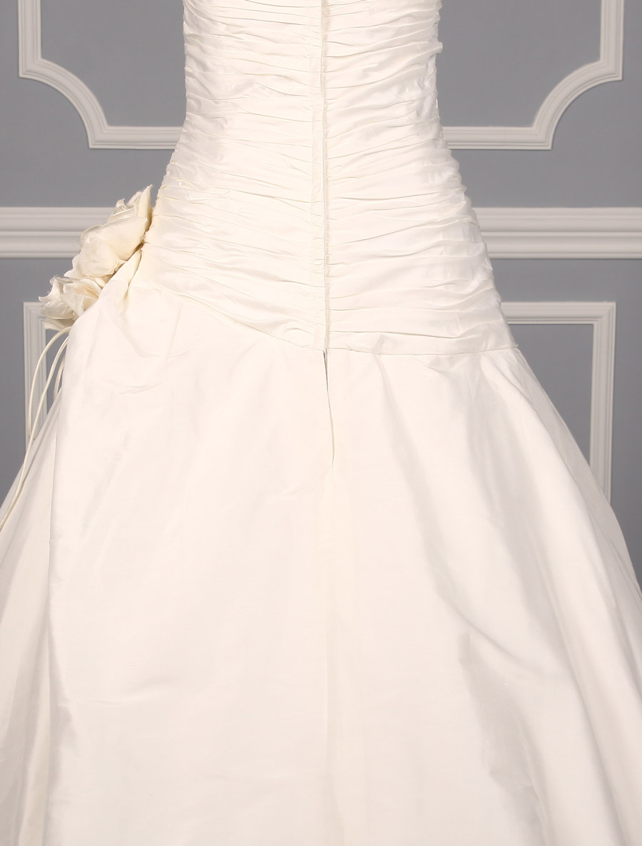 St. Pucchi London Z167 Wedding Dress on Sale - Your Dream Dress ️